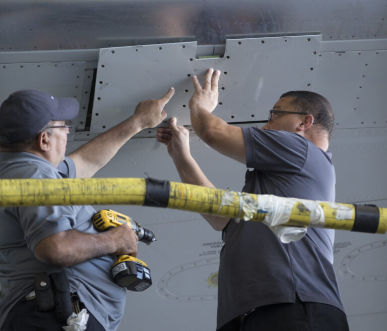 American Airlines to Hire 250 Mechanics in 2019 | Aviation Maintenance ...