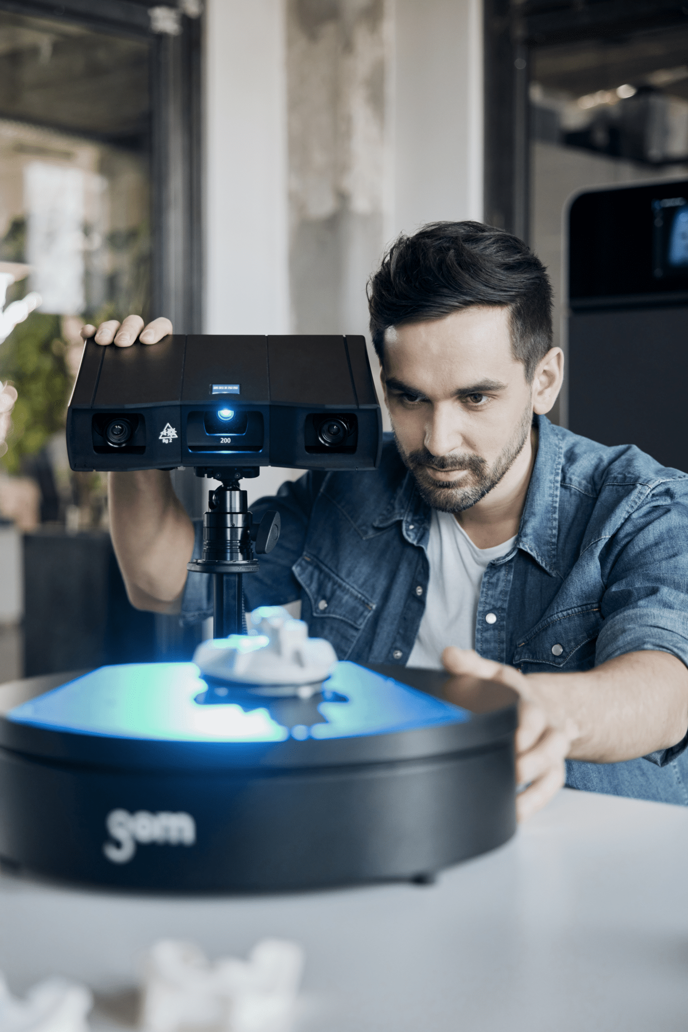 CAPTURE 3D Makes Digital Engineering Affordable with GOM Scan 1 ...